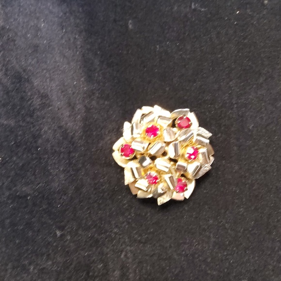 Vintage Coro | Jewelry | Vintage Coro Brooch Gold Red Rhinestones ...